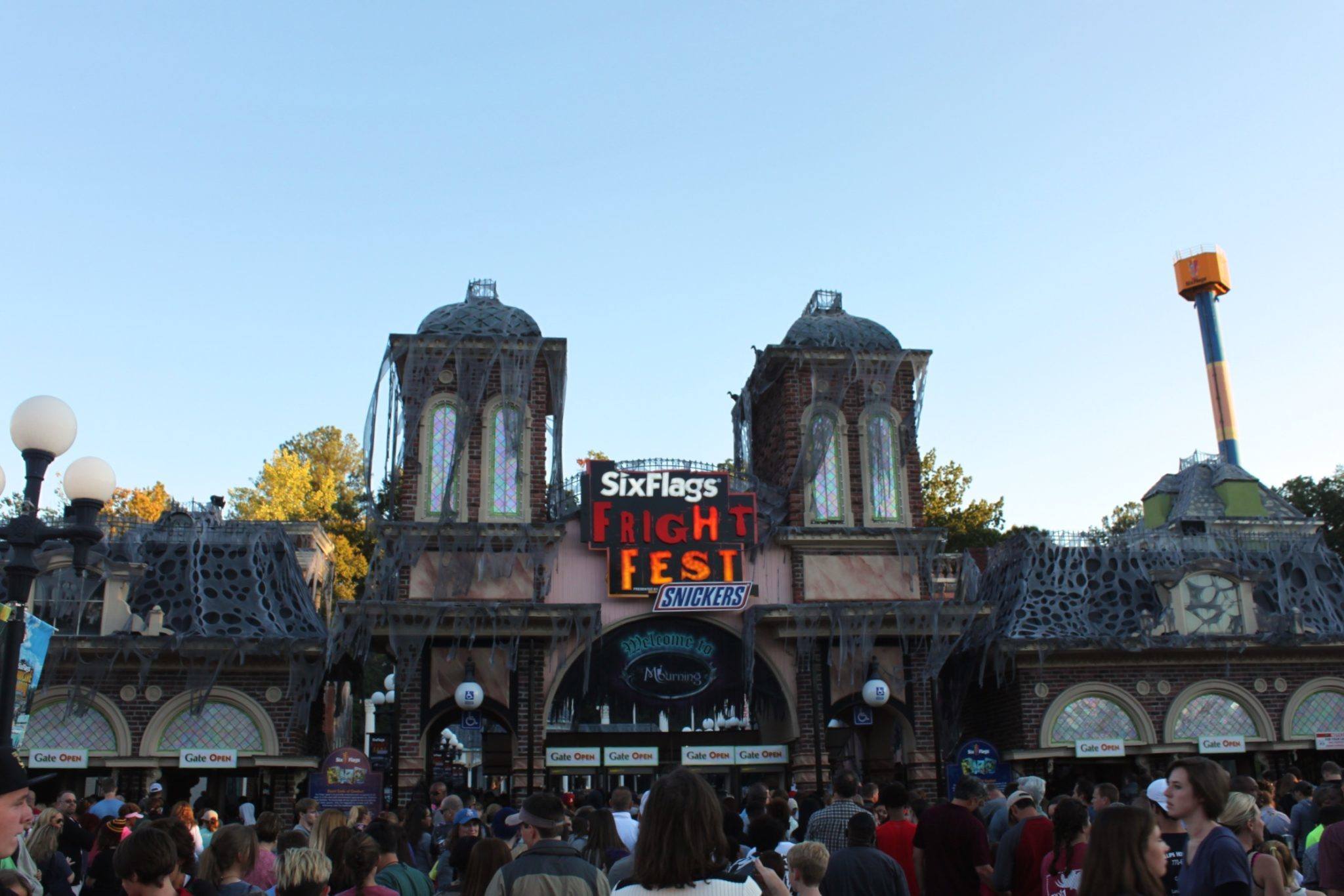 A First Timer's Guide to Six Flags Fright Fest - This Is My South
