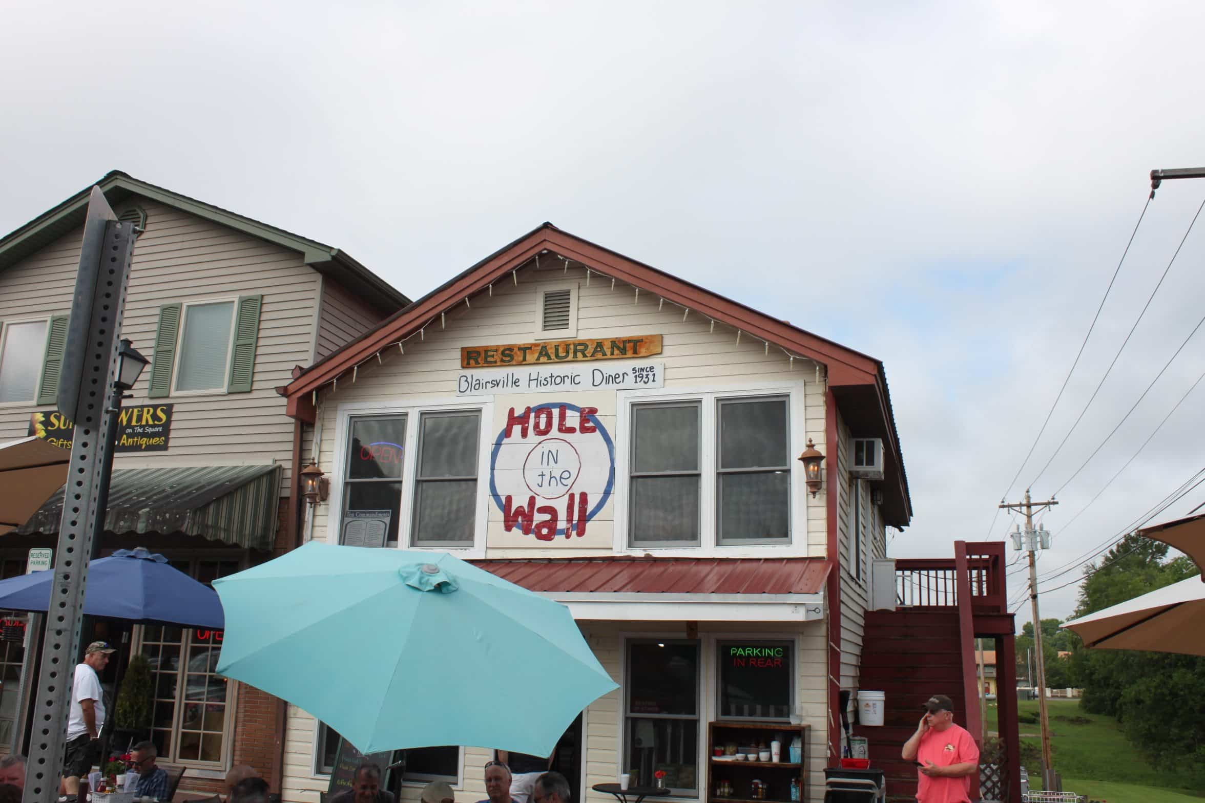 Classic Eats: Hole in the Wall - This Is My South